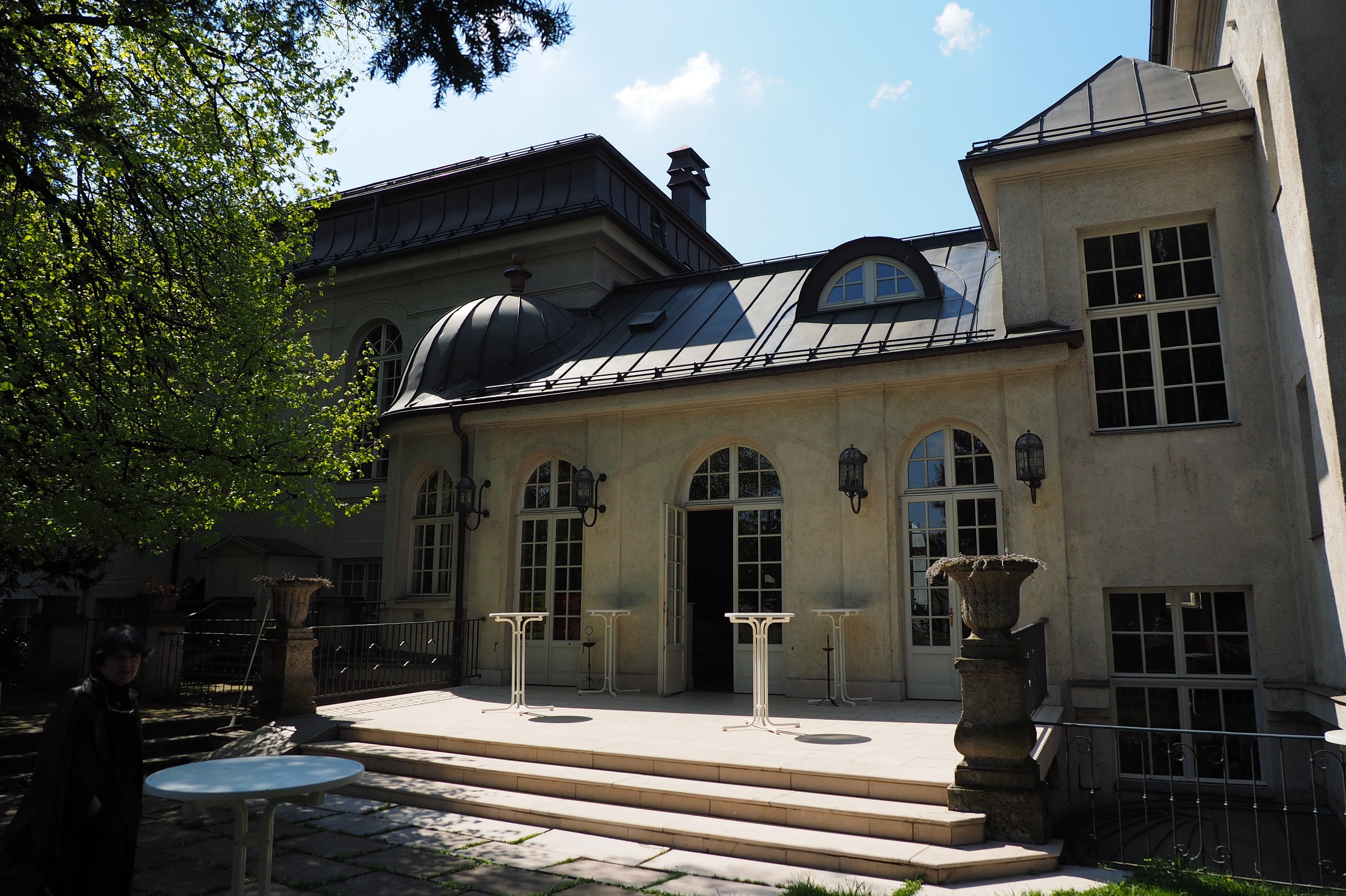 Mozarteum Salzburg — Deutsch