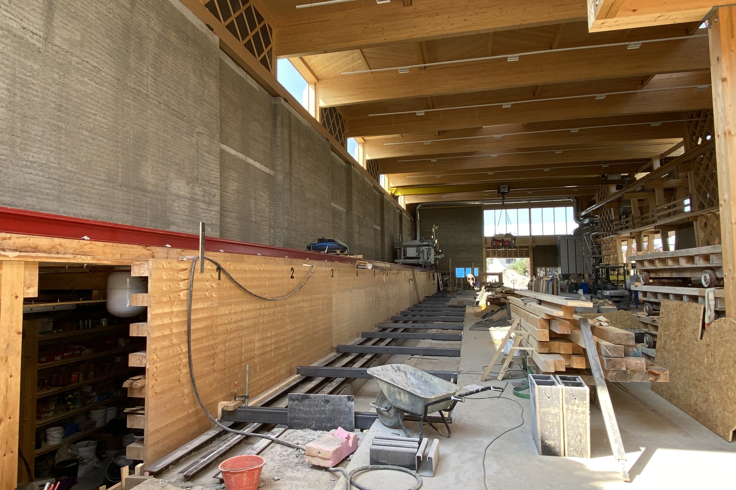 Produktionshalle für Lehm.Ton.Erde — Deutsch